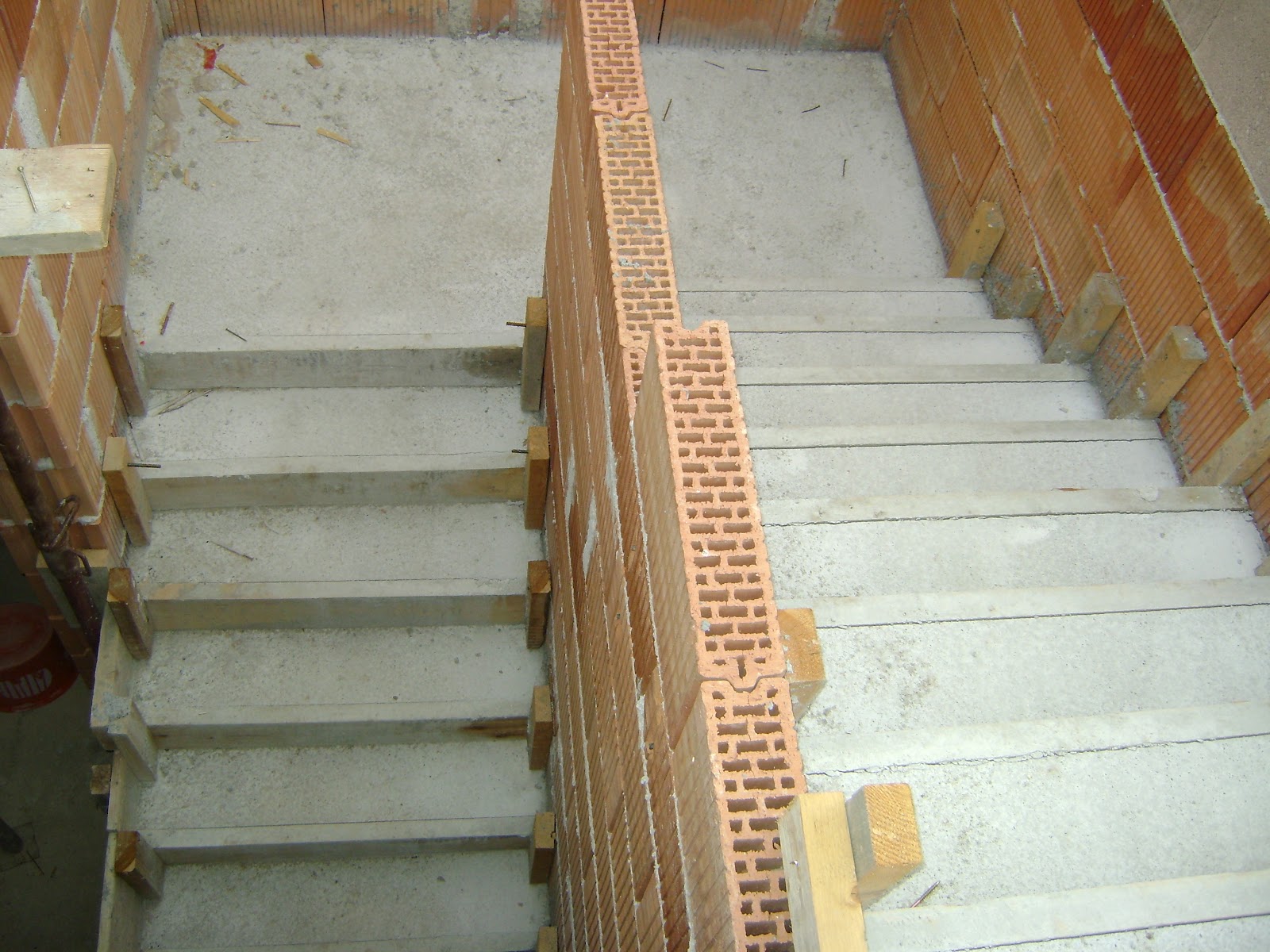 Unser Haus entsteht: Rampe und Stiege