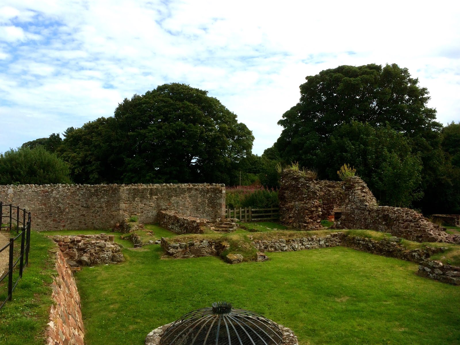 Days out in the Borders : Coldingham Priory