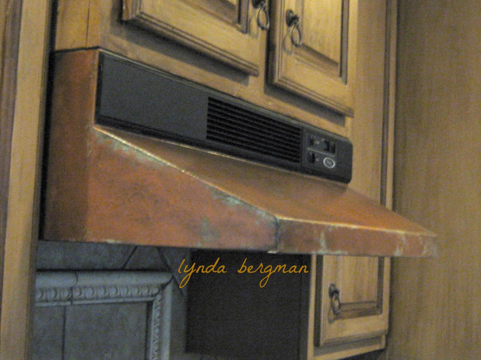 LYNDA BERGMAN DECORATIVE ARTISAN