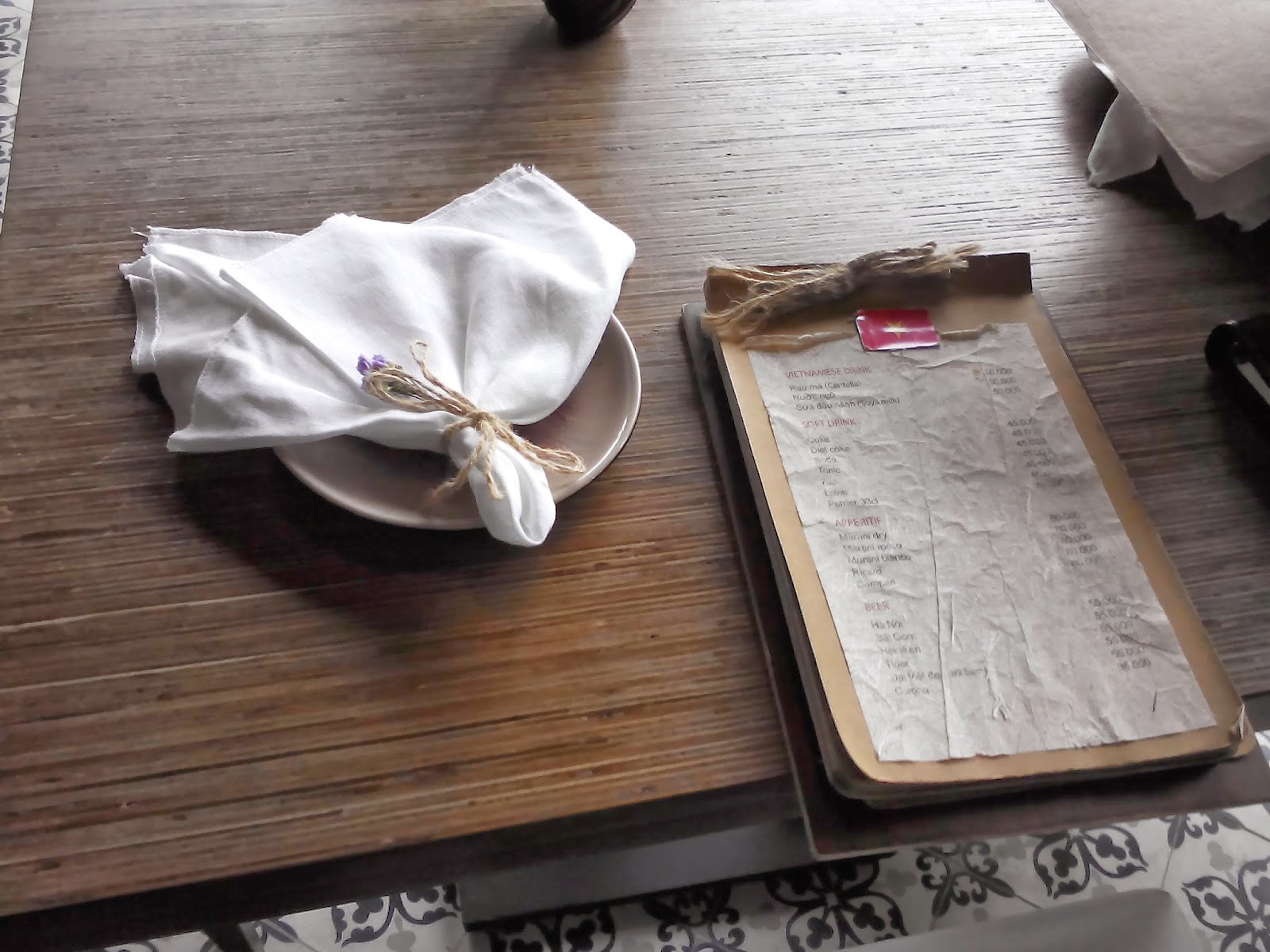 Cau Go Vietnamese Cuisine: The Heritage of Vietnamese - "Dó paper"