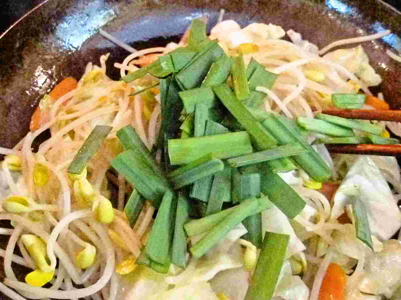 Recipes for Tom: Daizu moyashi yakisoba / fried noodles with soybean ...
