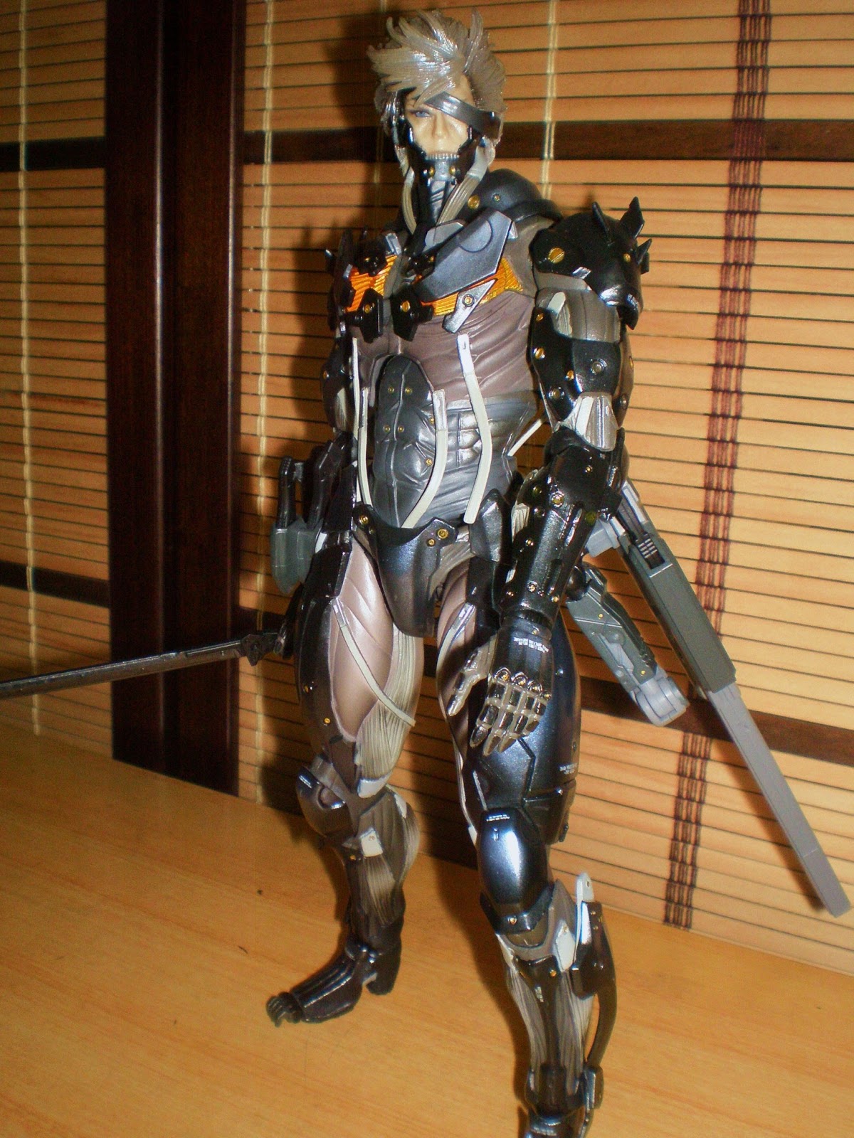 Angels and Summer: Play Arts Kai Raiden - Metal Gear Rising: Revengeance