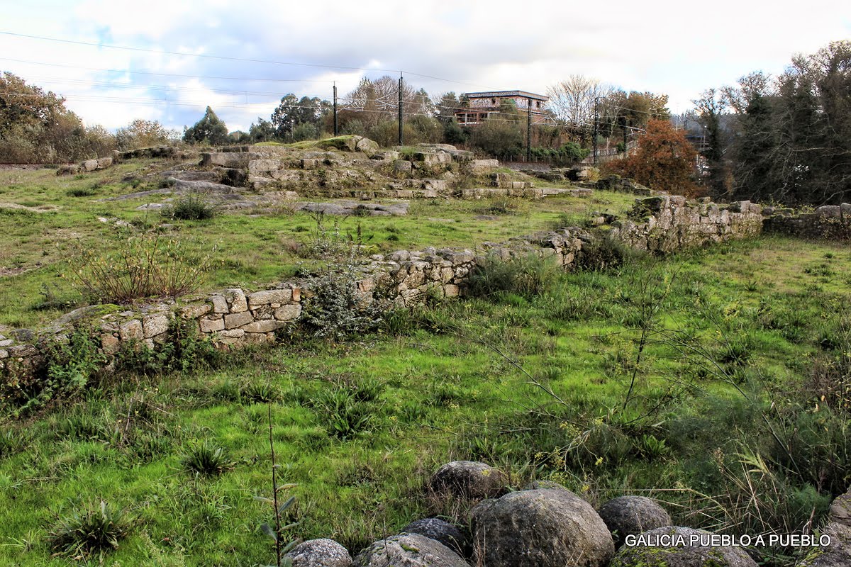 GALICIA PUEBLO A PUEBLO: CASTELO DA ROCHA FORTE, SANTIAGO DE COMPOSTELA