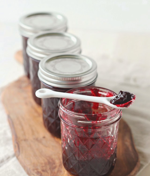 OOMPHLOVE: A Seasonal Canning Calendar