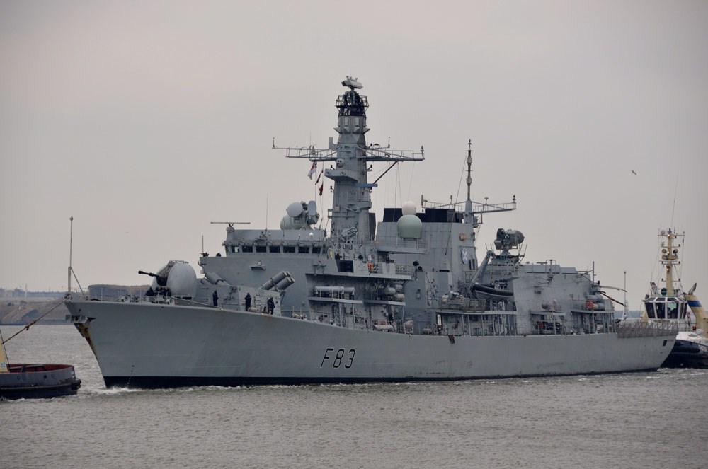 Hms St Albans F83