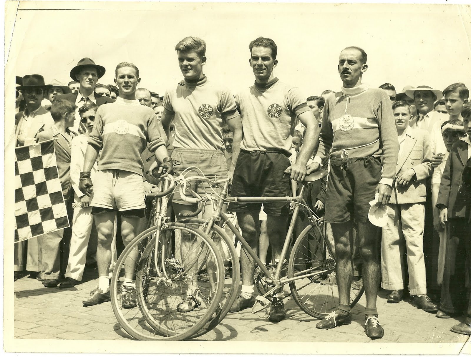 MACEDARIA: História