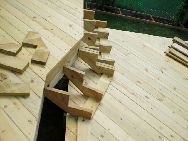 Deck Build | Part Six - Step Up - Danks and Honey