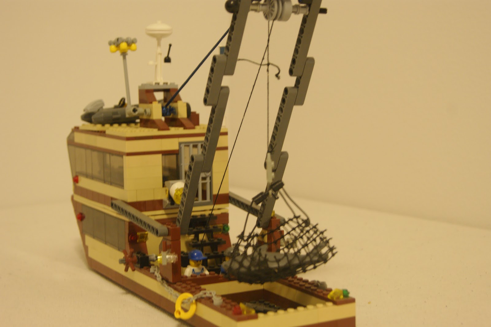 Lego Creations: Fishing trawler
