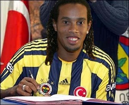 Ronaldinho-The Best Footballer Ever-Biography and Photos | Sports Club Blog