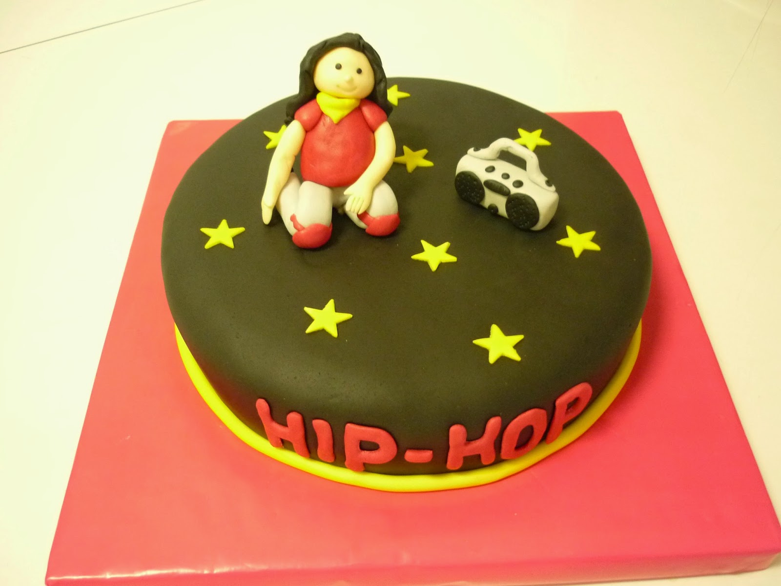 IdeiasDocinhas: Bolo Boneca Hip-Hop