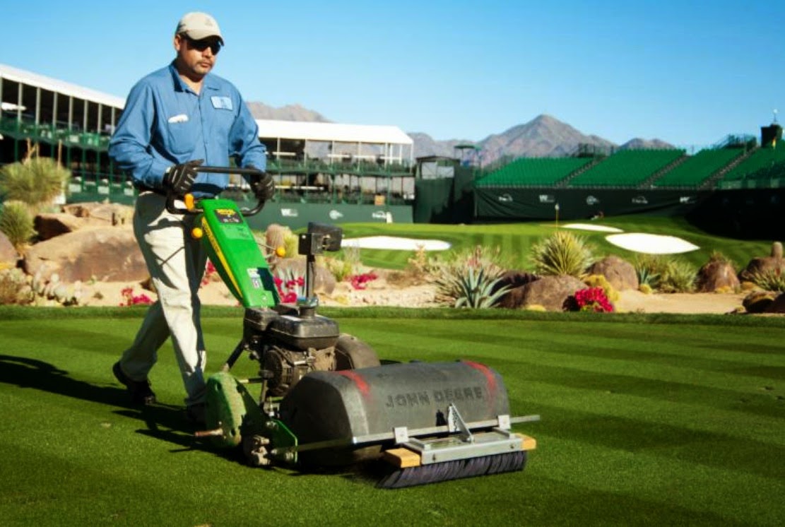 Highlands Country Club Agronomy: Mowing Stripes and Tee Boxes