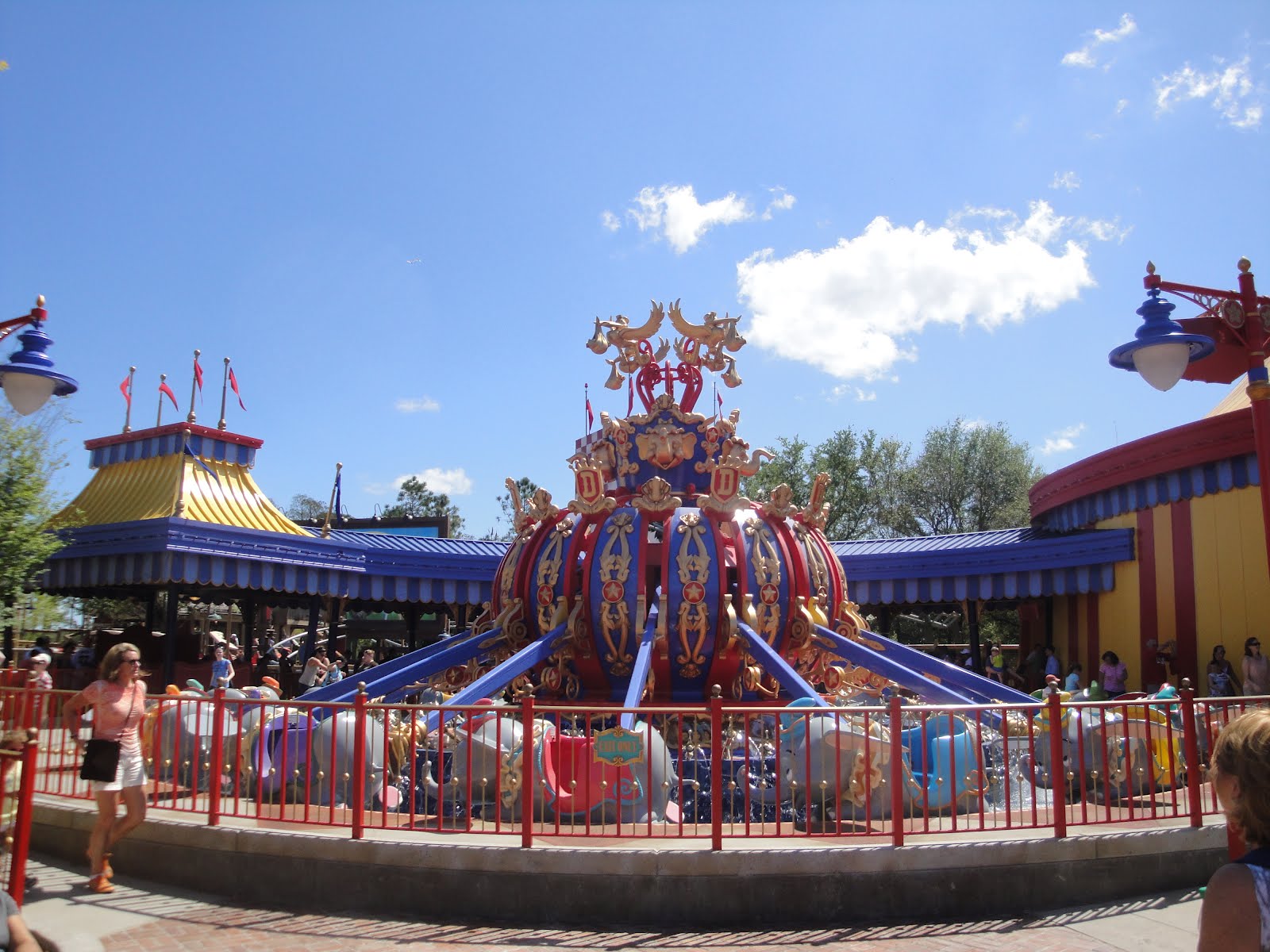 D-Luminations: Attractions - Storybook Circus First Look