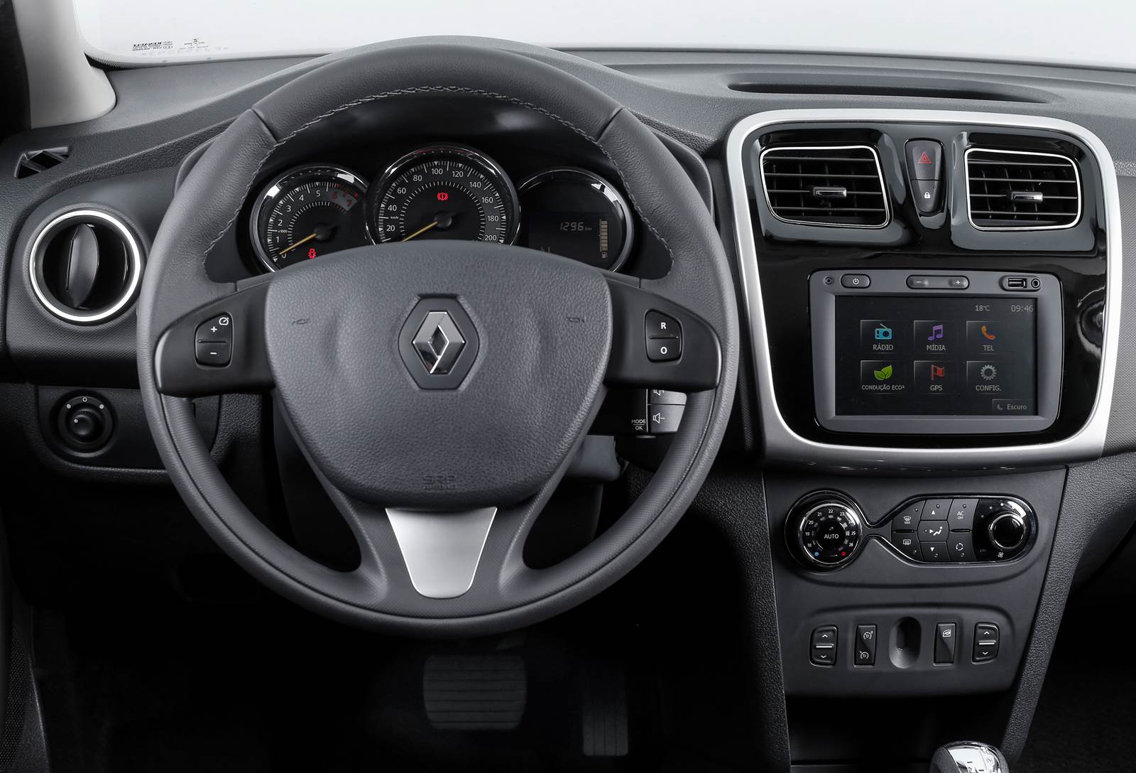 Novo Sandero e Logan 2015 automatizados: fotos e preços