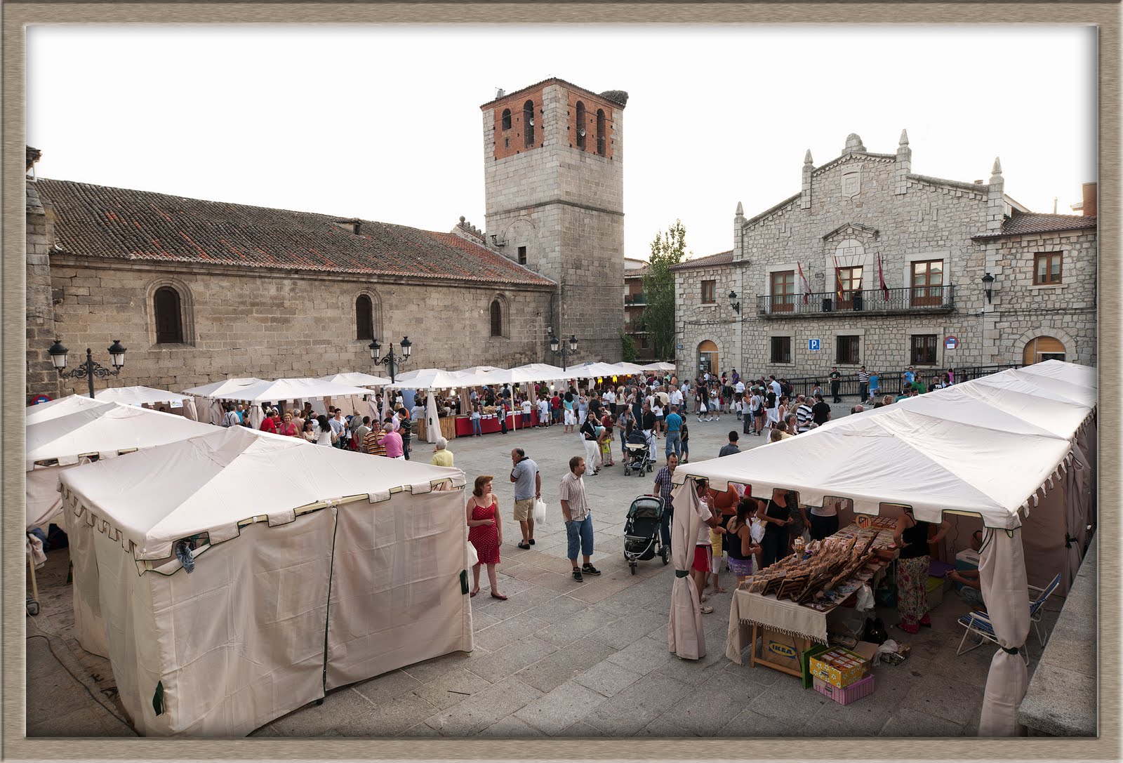 El Hoyo de Pinares: III Feria del piñón