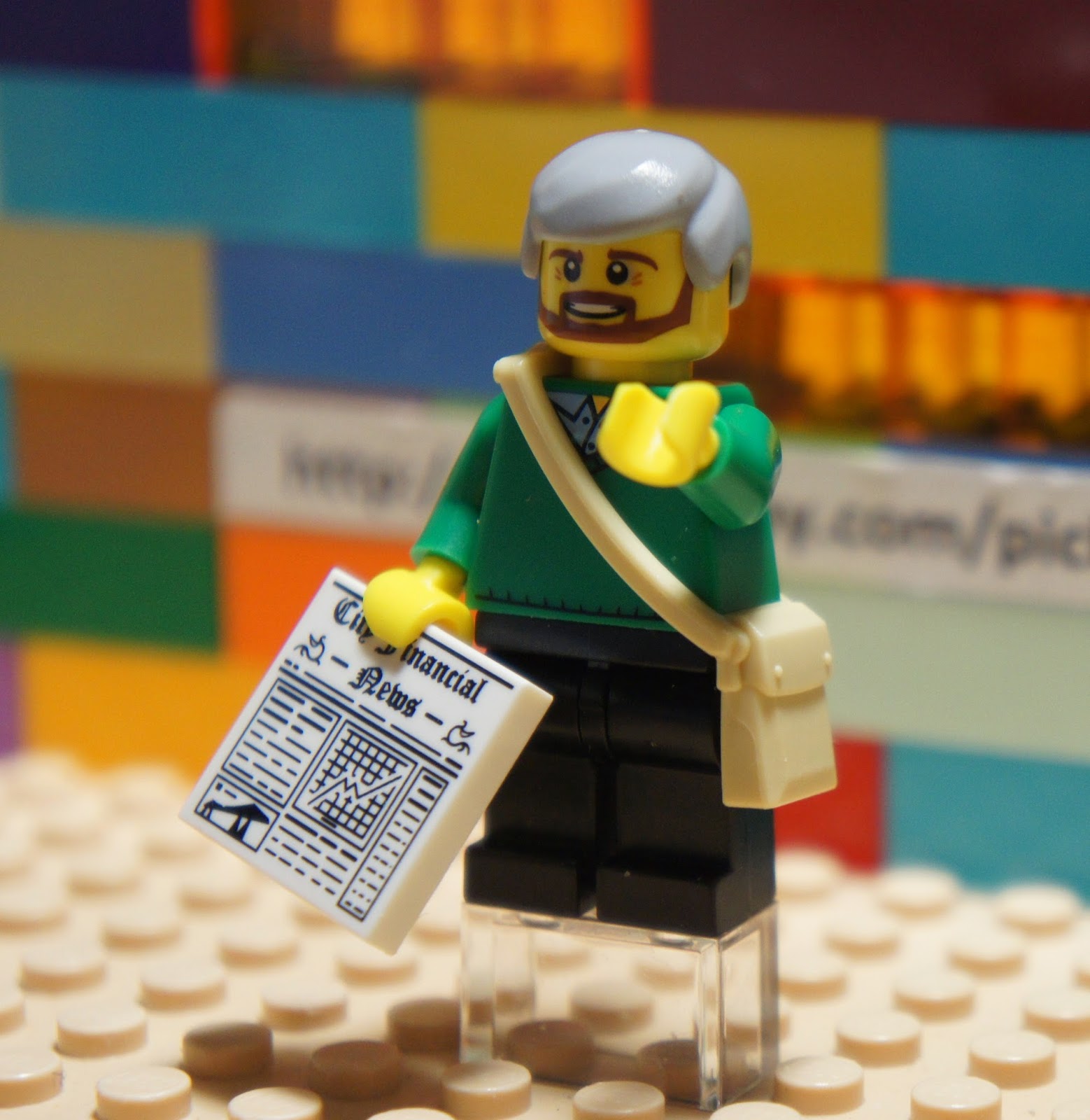 LEGO City NEWSPAPER DELIVERY GUY Minifigure + Bag 2x2 Brick Hair ...