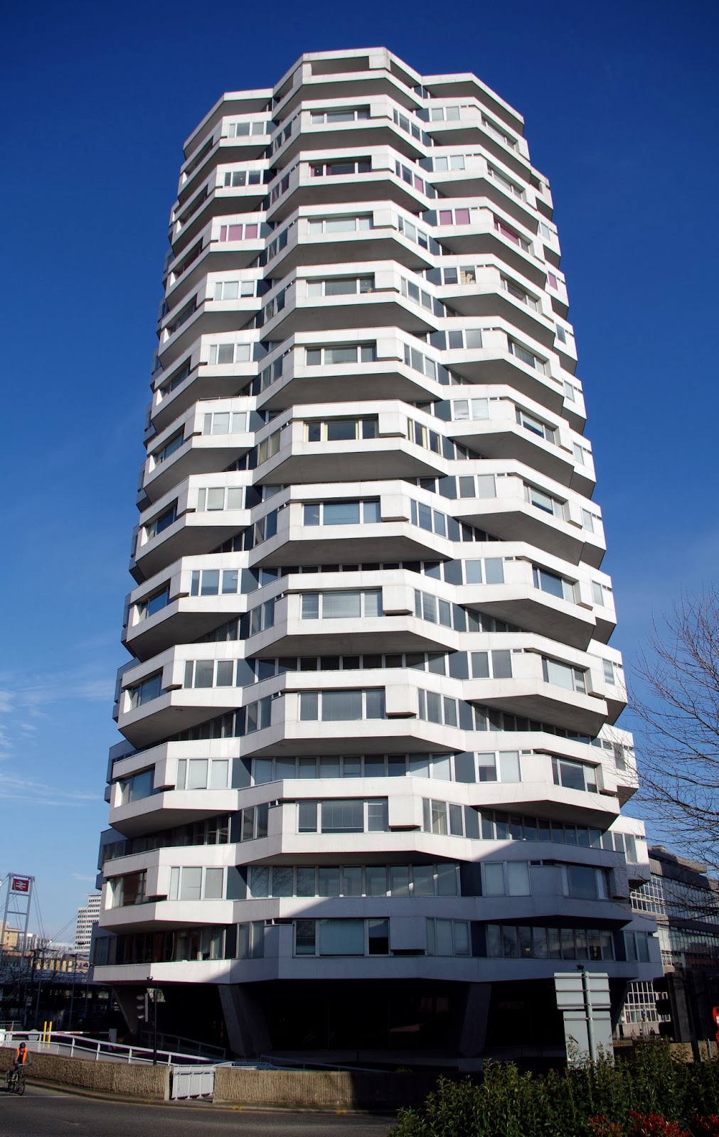 Ten Monuments from the Space Age in Croydon