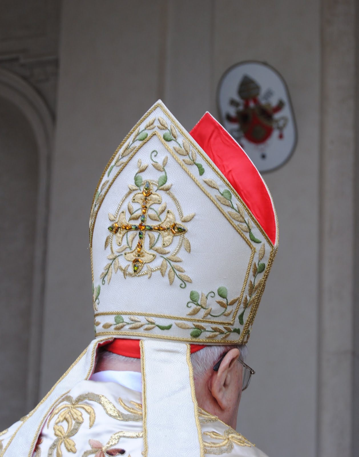 Orbis Catholicus Secundus: Papal Arms with Mitre or Tiara