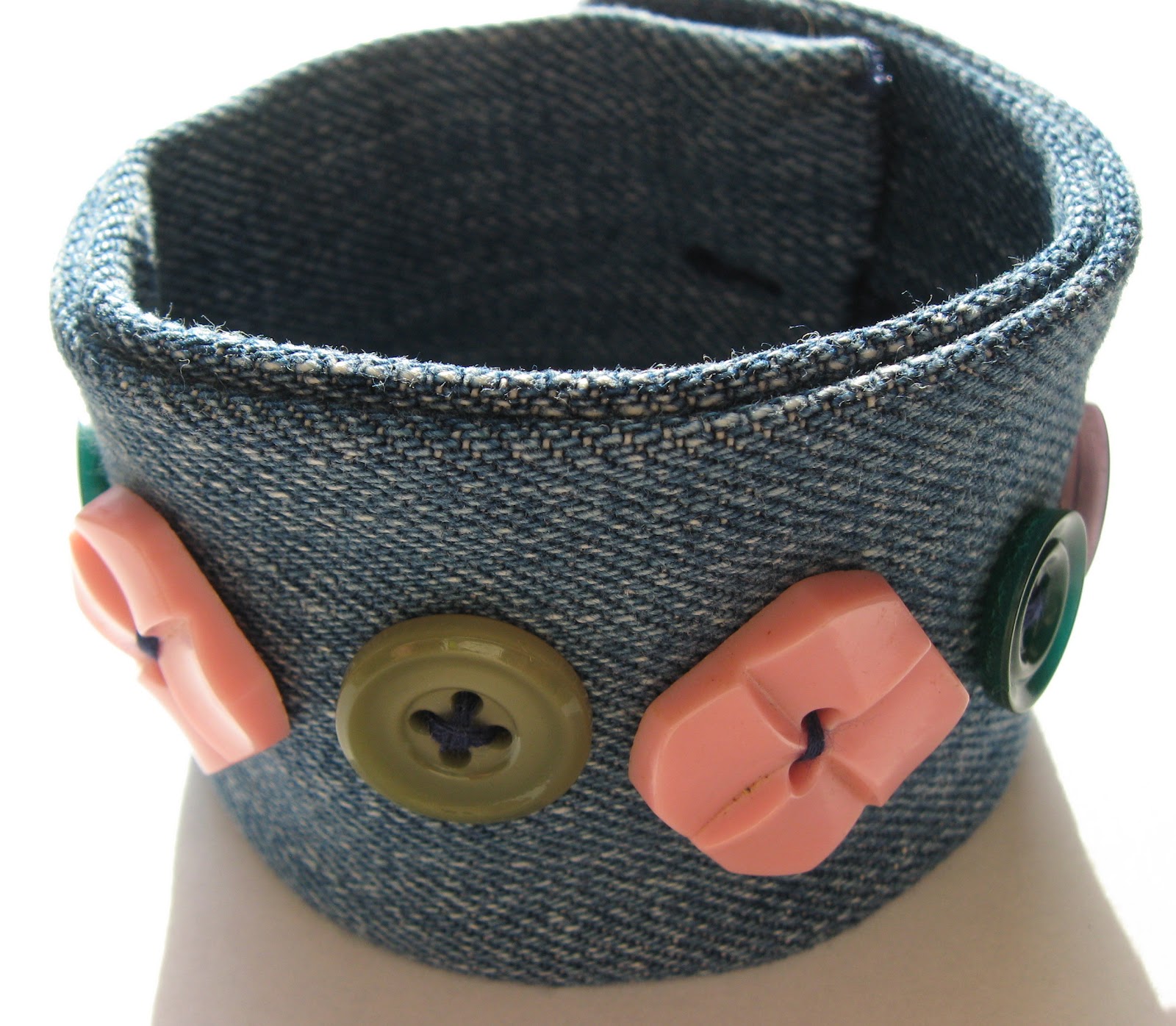 B.B. Bellezza Handcrafted Jewelry: What to do with buttons