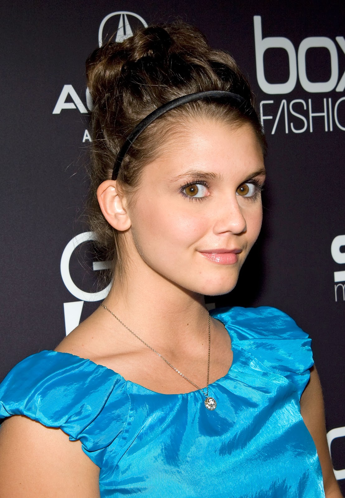 Alexandra Chando Straight Hair