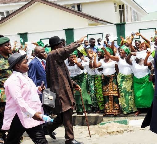 Photos: President Jonathan arrives Bayelsa for daughter's wedding ...