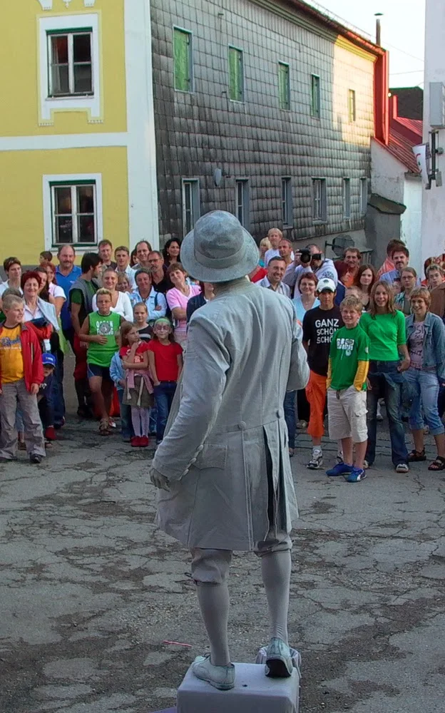 Amazing Living Statues Around The World | Most Unbelievable & Amazing ...