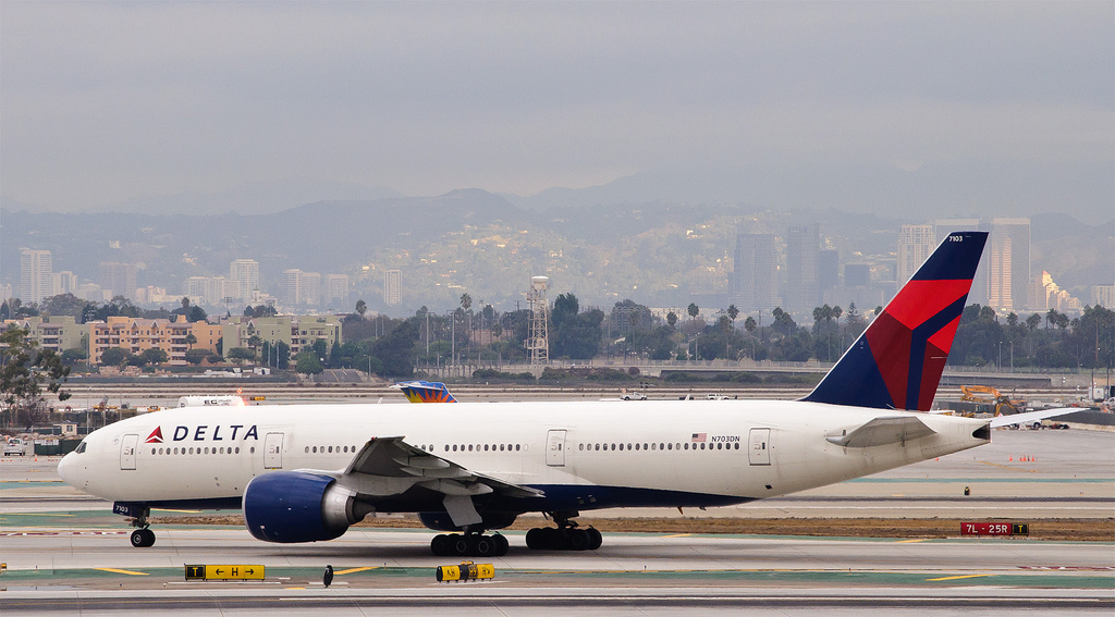 Delta Airlines introduces chips for smart luggage - RFID News