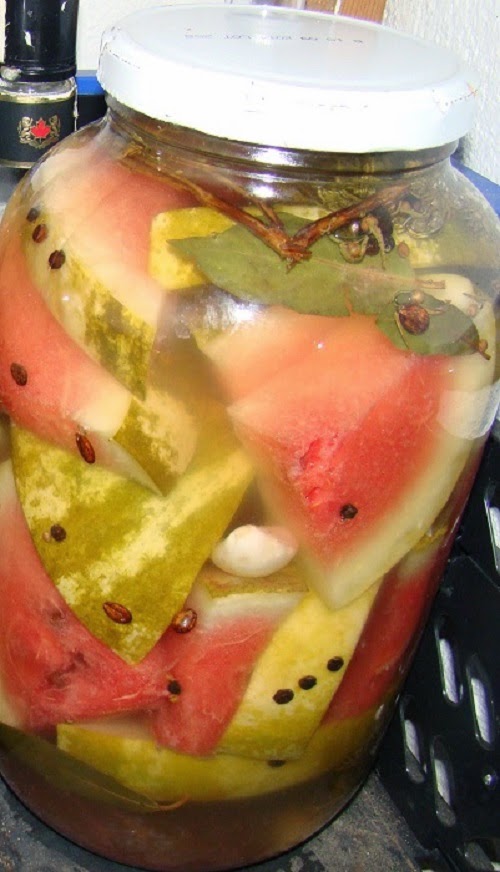 Cristina's world: Pepene murat la borcan