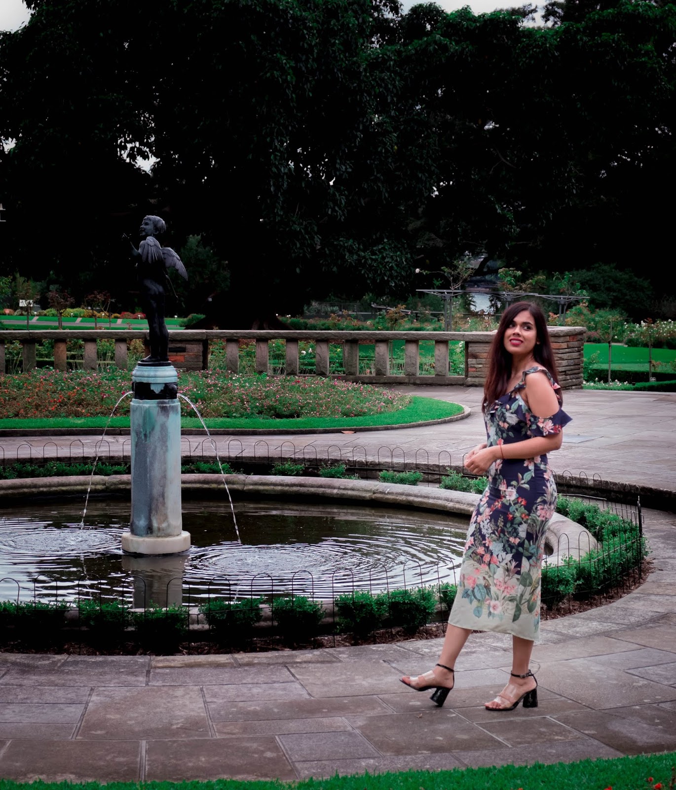 9 Easy to style outfits for hot summer days - Tales of Two