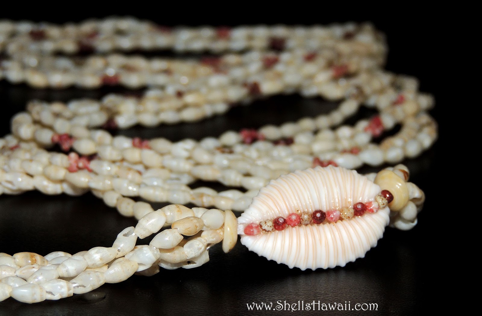 ShellsHawaii ...by Janjira: Niihau Laiki & Kahelelani shell leis