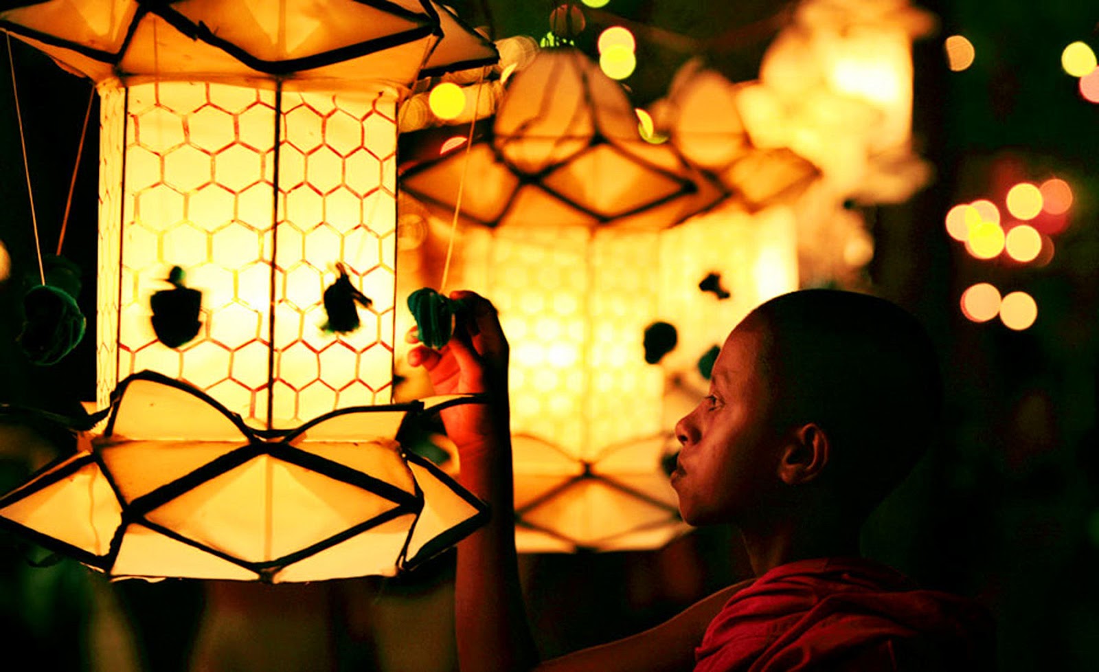 Vesak in Sri Lanka ~ Hidden Paradise