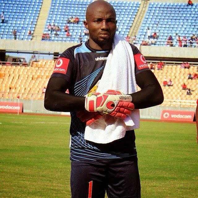 GOLIKIPA WA SIMBA IVO MAPUNDA AVUNJIKA AKIWA MAZOEZINI ZANZIBAR ...