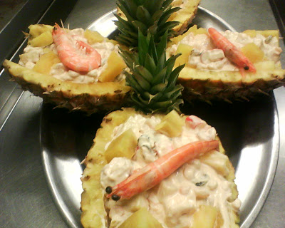 CUINA AMB LA LOLINES : PIÑA RELLENA DE MARISCO