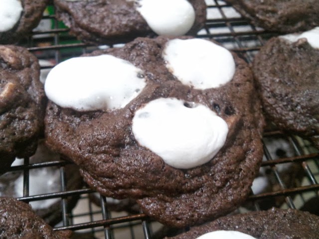 Clem's Kitchen: S'more cookies
