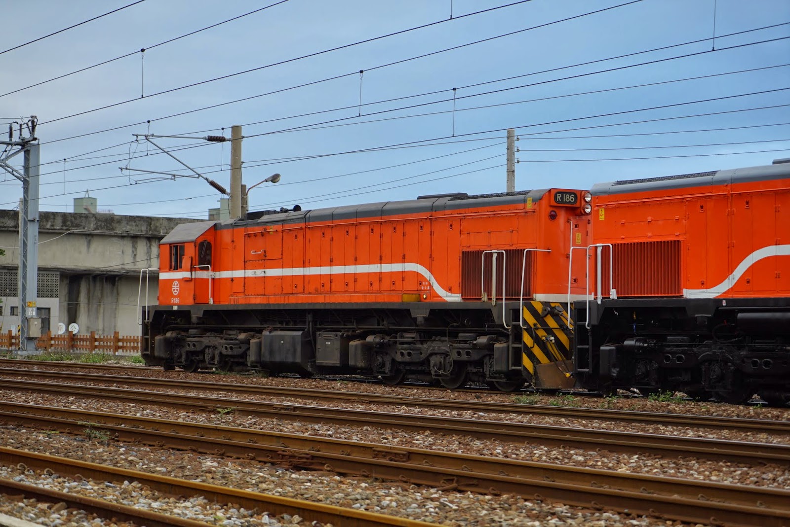 Blair's 鐵道攝影: R186柴電機車 / TRA R186 Diesel-electric Locomotive