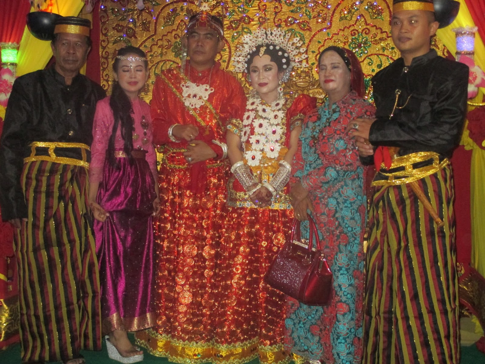 BERKACA PADA SEMESTA ALAM, TUBUH DAN JIWA: Sejarah Bugis Bone