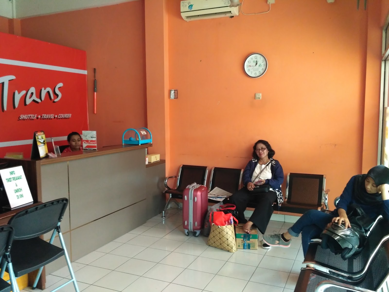 DayTrans Shuttle and Courier: KANTOR CABANG DAYTRANS SETURAN