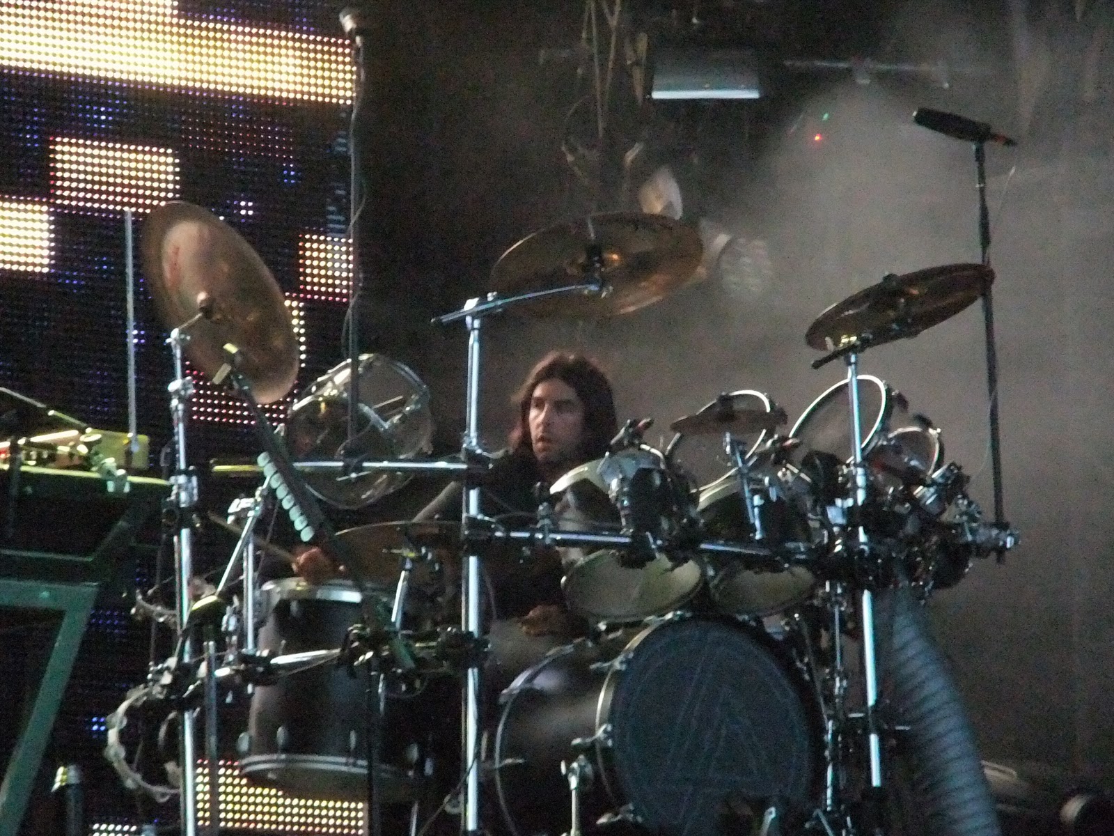 Linkin Park News World: LPU VIDEO CHAT WITH ROB BOURDON