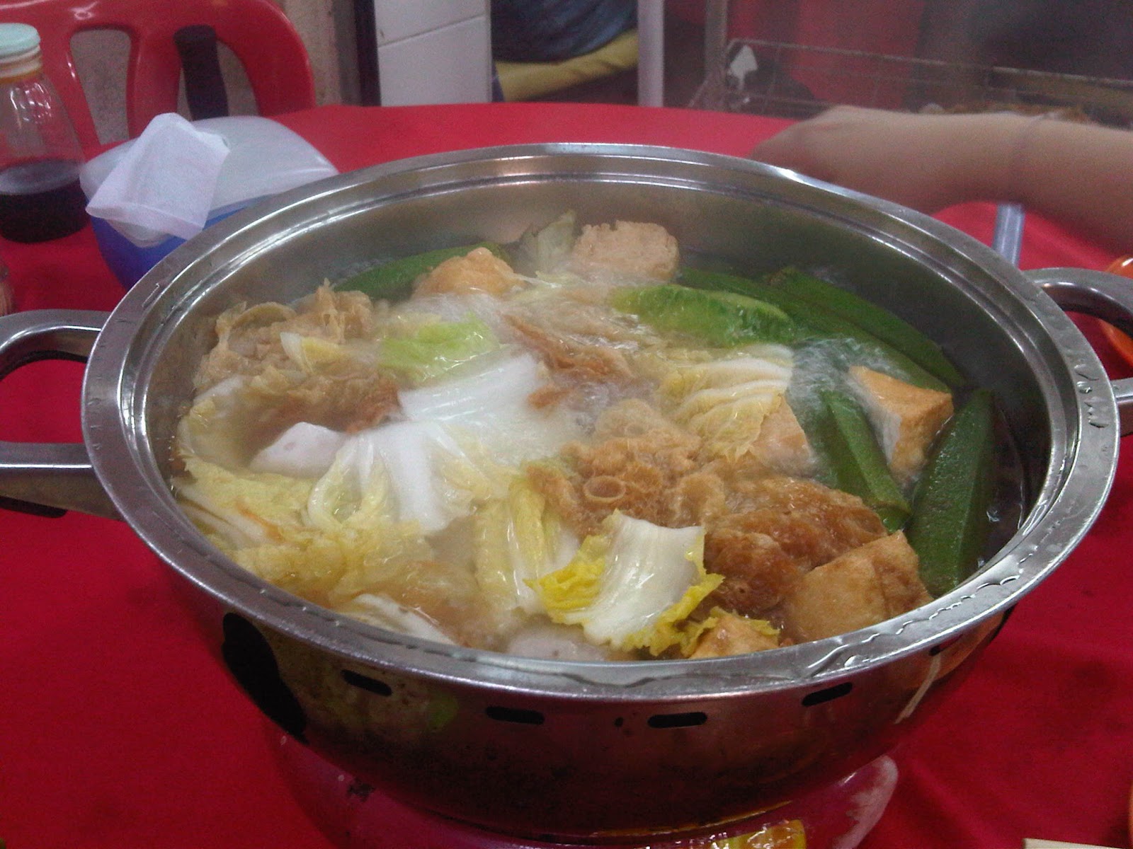 Simple Life: Steamboat & Bak Kut Teh in a cold raining day