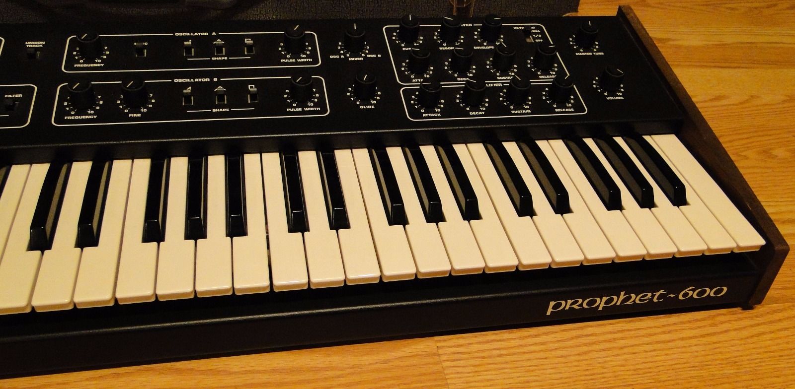MATRIXSYNTH: Sequential Circuits Prophet-600 Synthesizer SN 860 with ...