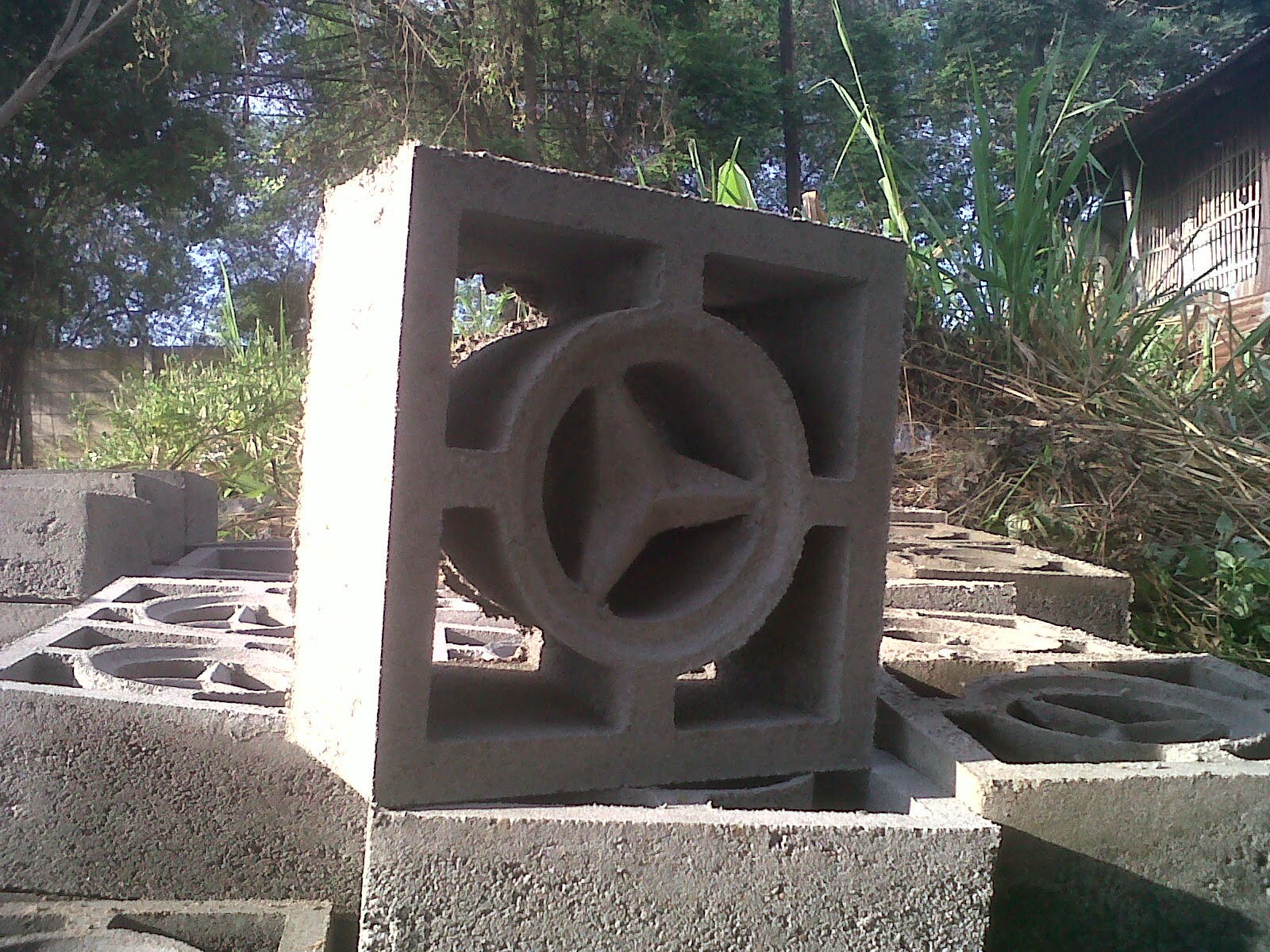 Macam -macam Lubang Angin / Ventilasi Beton / Semen ~ PD. Teguh Karya