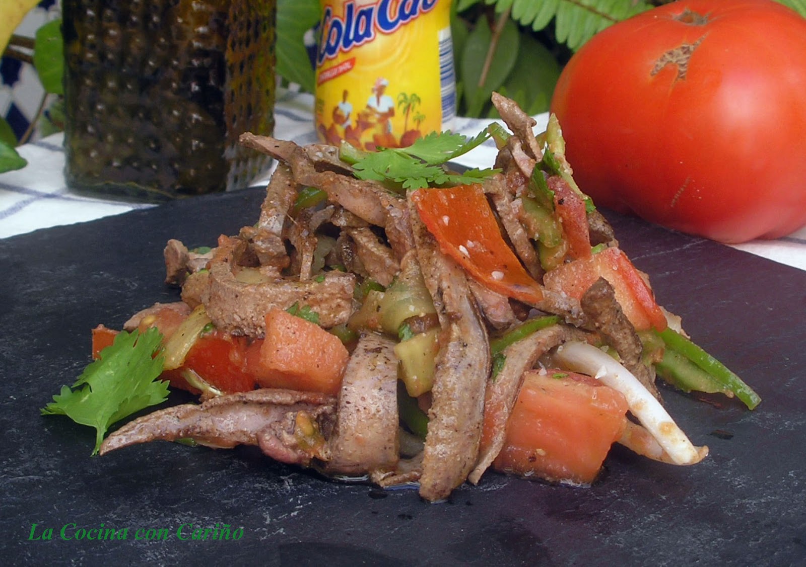 ENSALADA DE HÍGADO Y SALSA DE VINO BLANCO