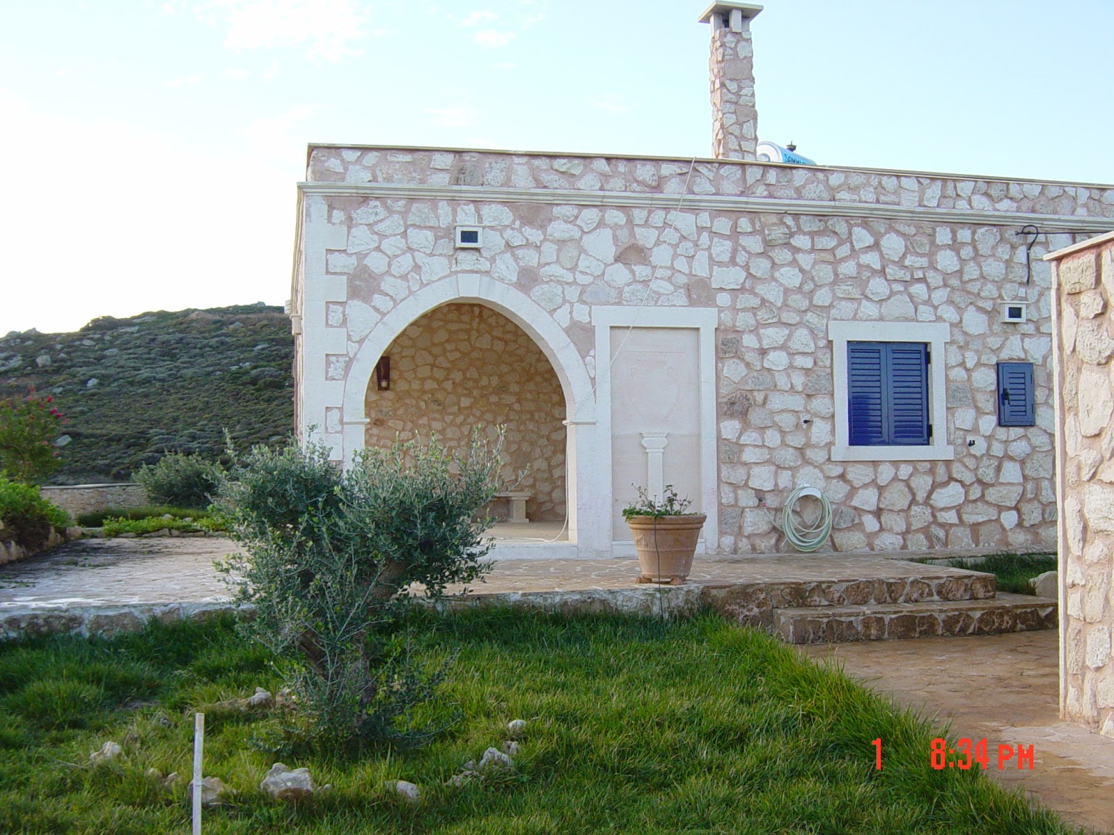 ΚΤΙΣΜA (ΕΛΛΗΝΙΚΑ): ΠΕΤΡΙΝΗ ΜΟΝΟΚΑΤΟΙΚΙΑ - ΧΑΜΕΖΙ ΣΗΤΕΙΑΣ