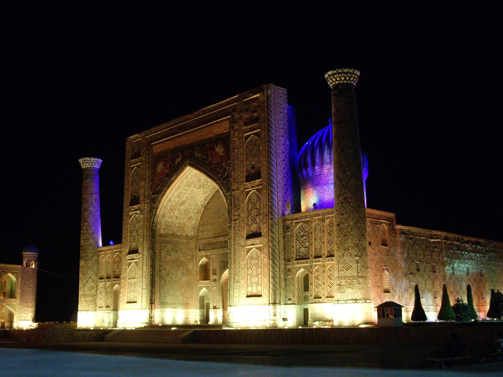 VOYAGE VOYAGE: Plaza del REGISTÁN: el orgullo de Samarcanda