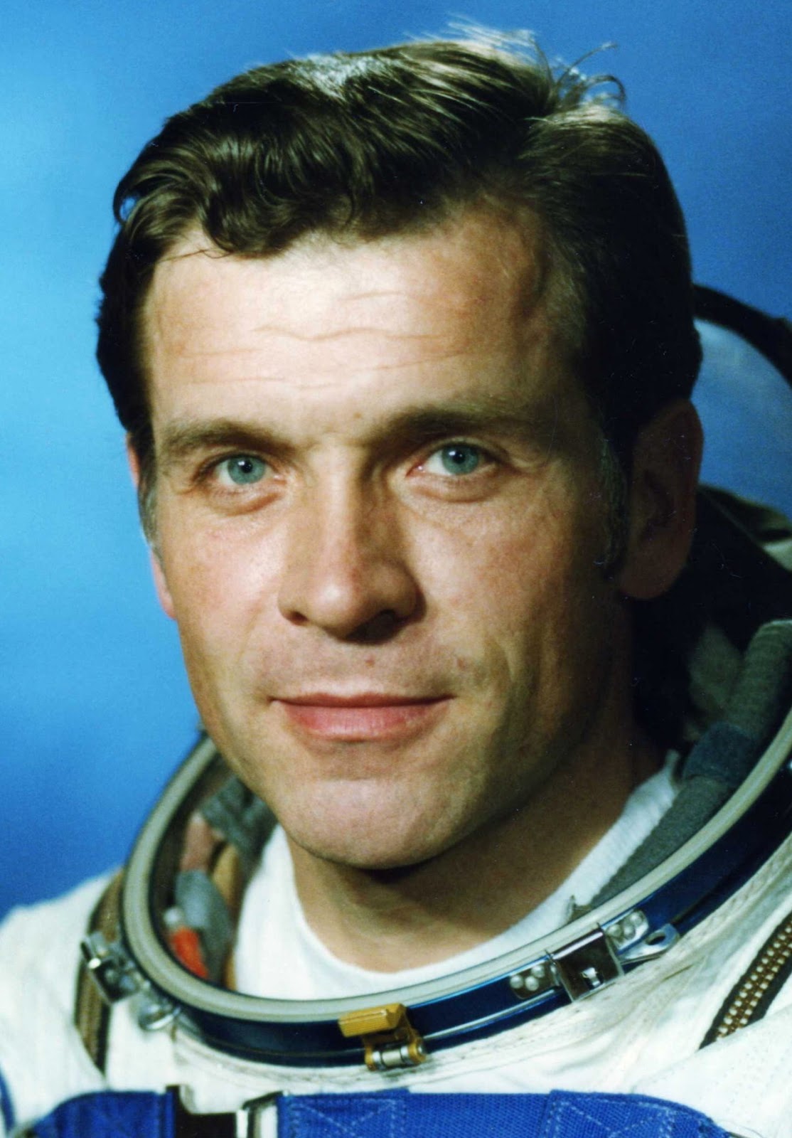 Book Junkie: Cosmonaut Aleksandr Serebrov born 1944