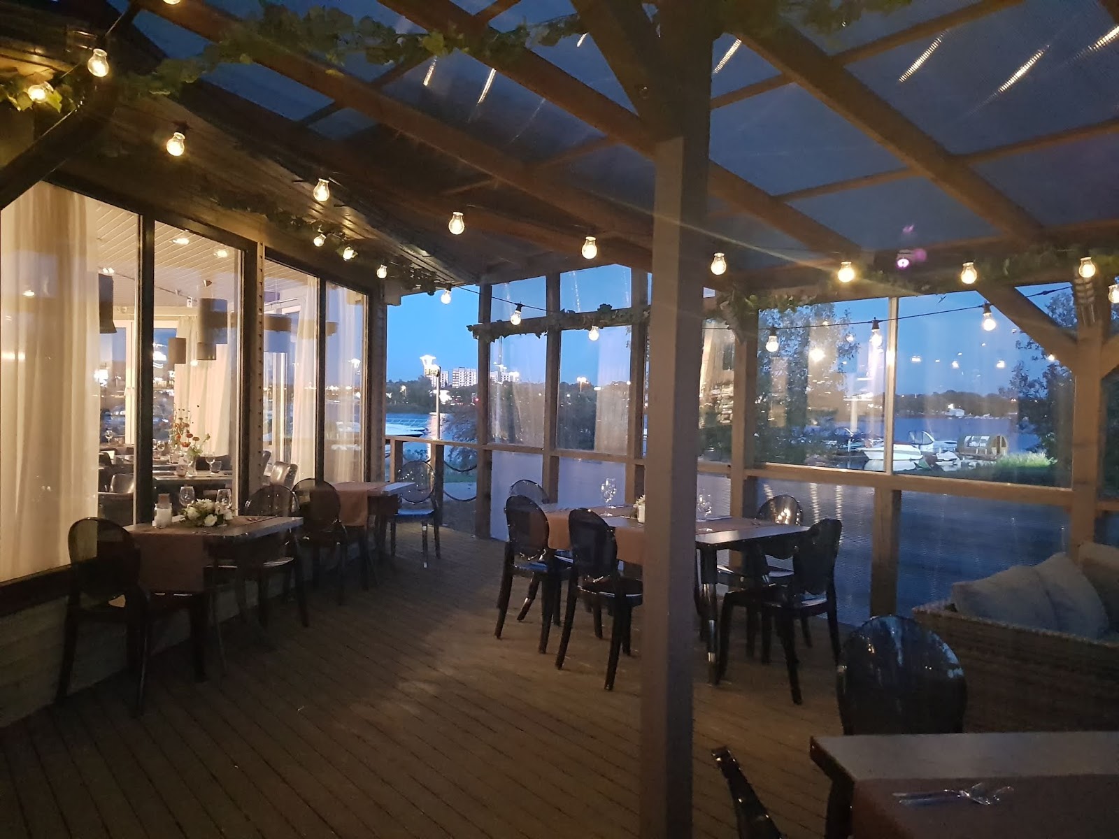 О ресторанах из уст гурмана. : Laivu centrs Restorans Riga