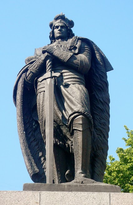 Kūtvėlos kelionės ir klajonės: Sveikinu su Vytauto karūnacijos diena!