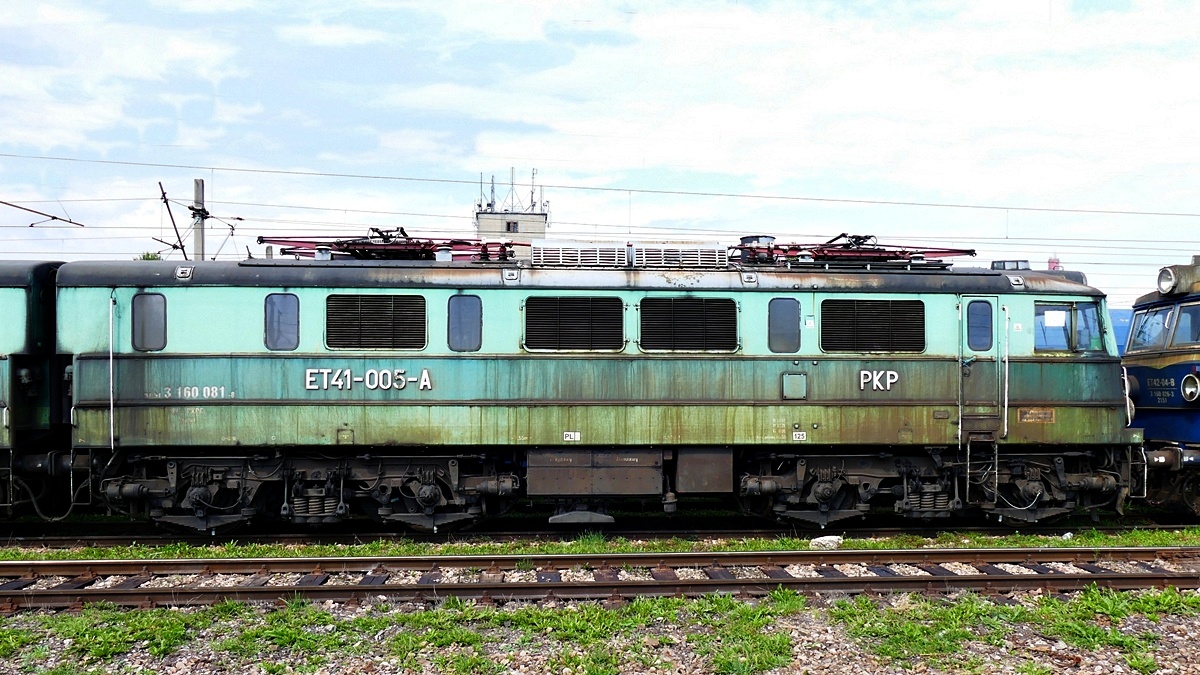 Pociąg lokomotyw: EU07E-111 + ET41-005 + ET42-04 | Kolejowe Kielce
