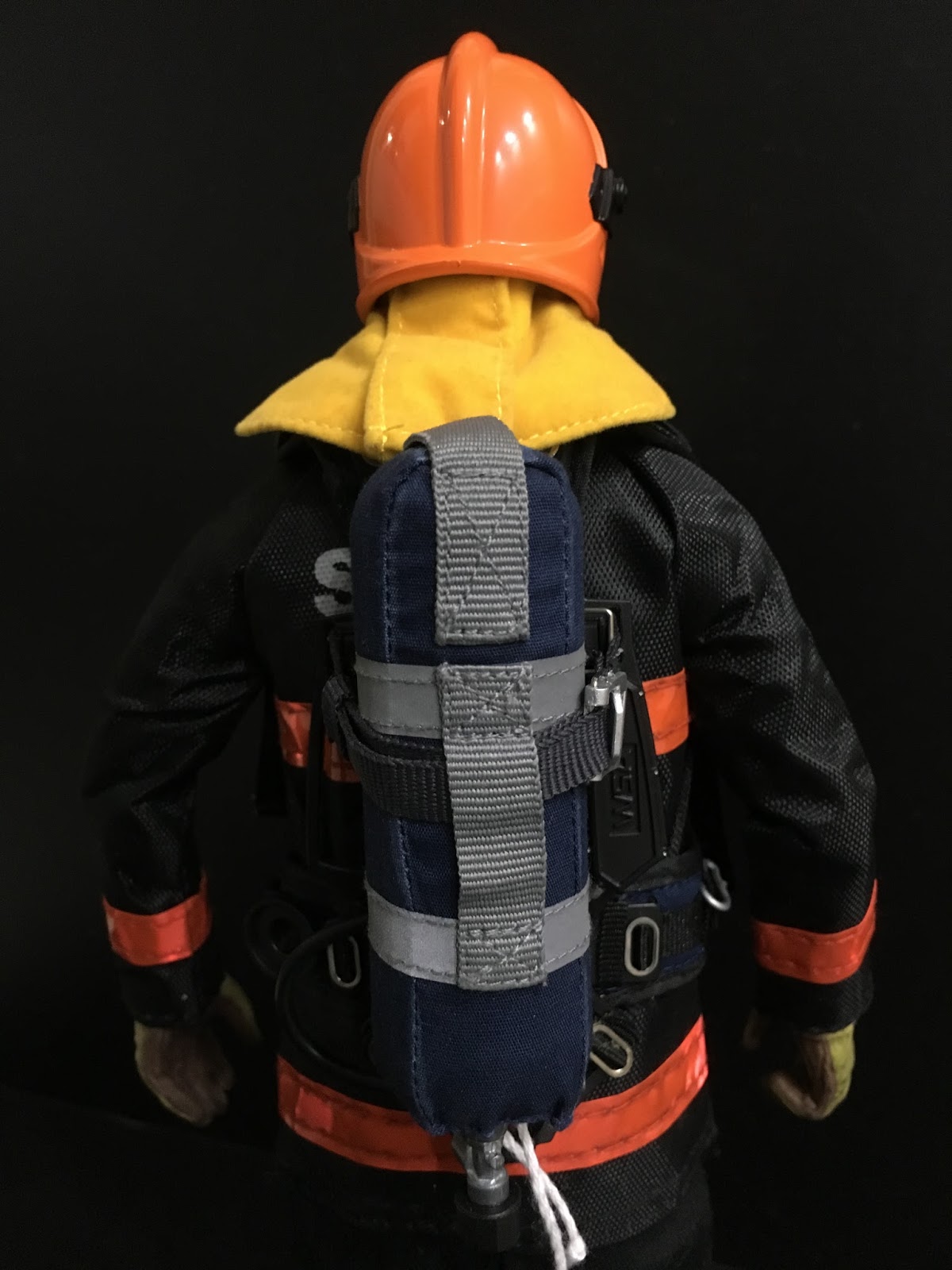 1/6 Gallery: Singapore Civil Defence Force (SCDF) - Fire Fighter