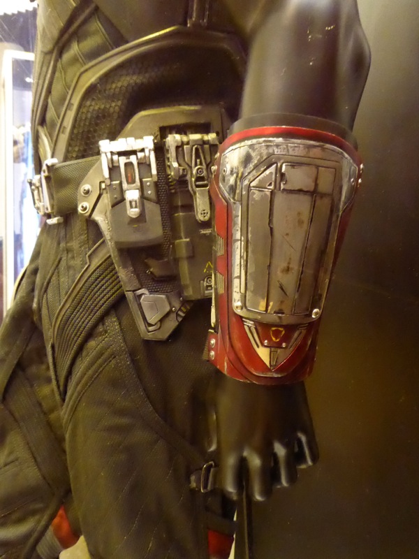 Hollywood Movie Costumes and Props: Anthony Mackie's Falcon costume ...