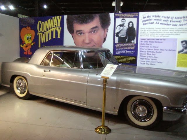 Two Greyhound Town : A Fun Car Museum?